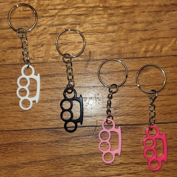 Hot Topic | Accessories | Brass Knuckle Keychain | Poshmark